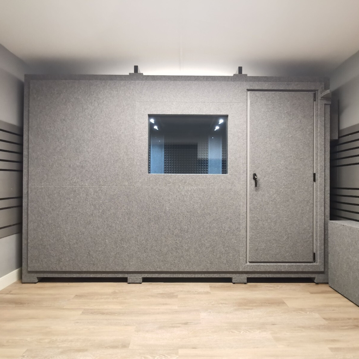 Ena Soundproof Pods & Booths (Soundproof Cabin) Hong Kong – Flight ...